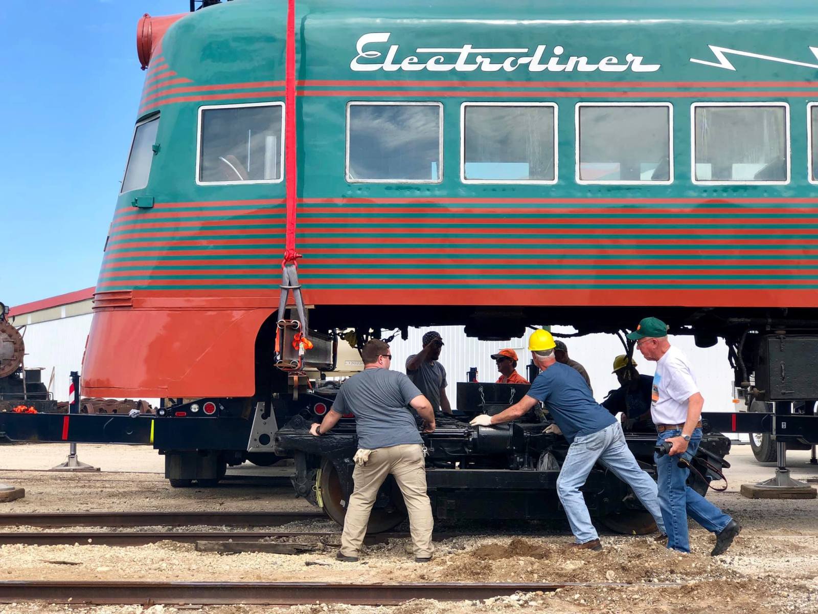 North Shore Electroliner reassembled - Illinois Railway Museum
