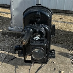 Display Signal - US&S T-2 Dwarf Semaphore - Illinois Railway Museum