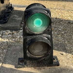 Display Signal - GRS Dwarf Color Light 1 - Illinois Railway Museum