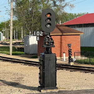 Main Line - Signal 102 - Illinois Railway Museum